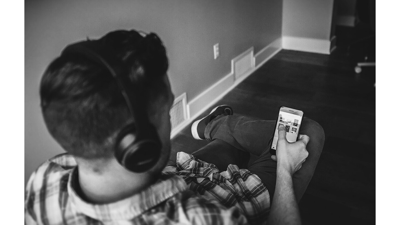 Poem 'The Cautionary Tale of Phone Addicted Mimi': A Poem by Paul A ...